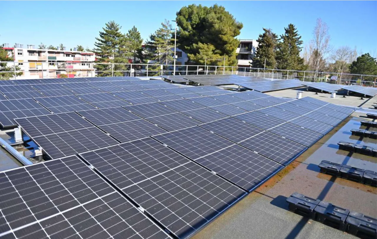 Mas Drevon : des panneaux photovoltaïques sur le toit de l'école Bertie ...