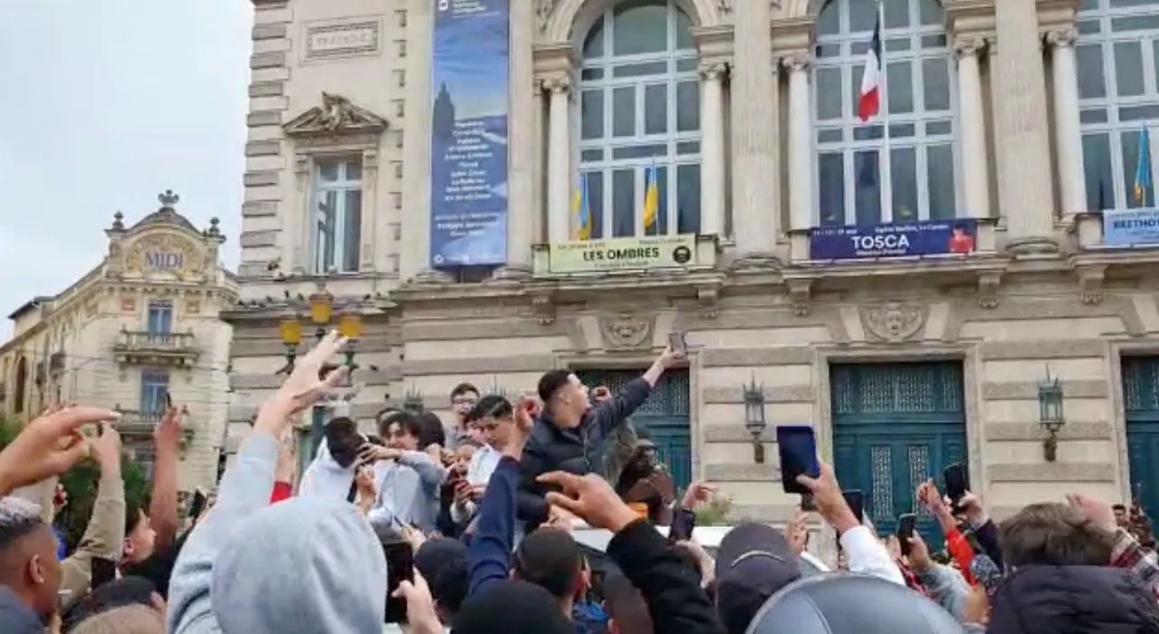 Le rappeur Dinor, le Tiktokeur Lajolvance et le comédien Pape prennent ...