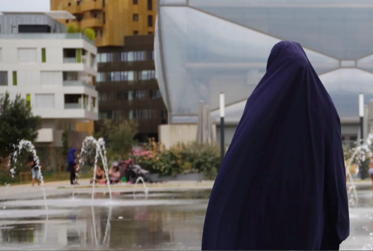 Voile intégral : "c'est interdit" rappelle le préfet qui promet des ...