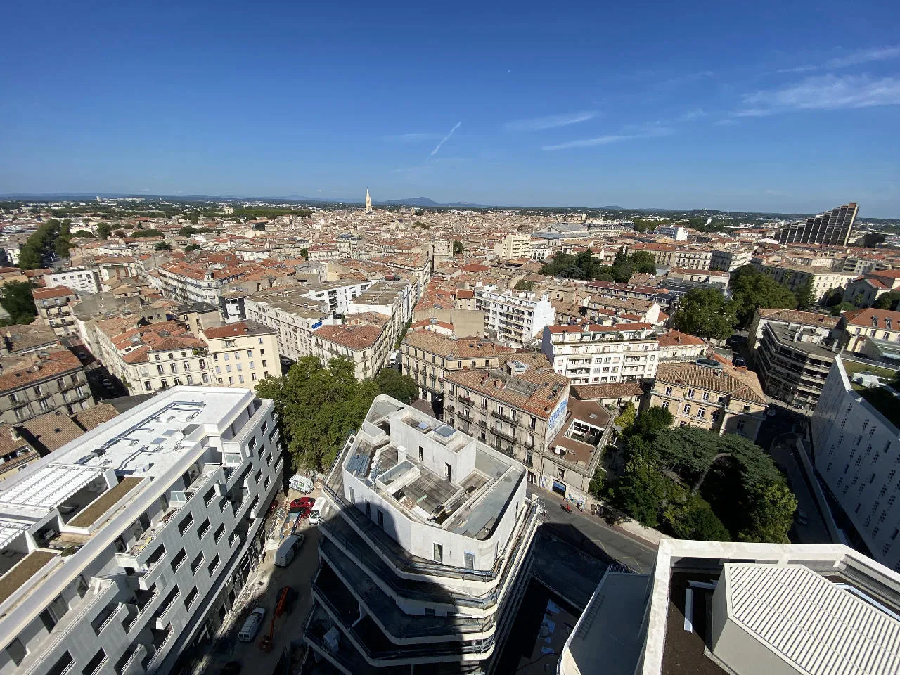 En images : découvrez la vue spectaculaire au sommet de l’Higher Roch ...