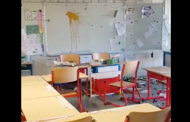 Vidéo : plusieurs salles de classe ravagées dans une école de ...
