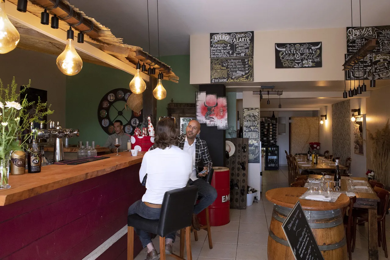 Resto. Le Tonneau, une cuisine authentique au feu de bois à Mauguio ...