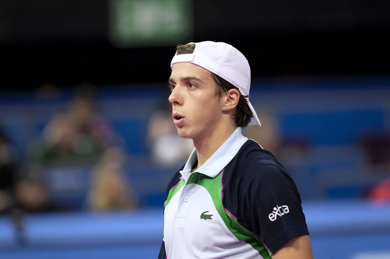 Tennis : Arthur Cazaux qualifié pour sa première demi-finale sur le ...