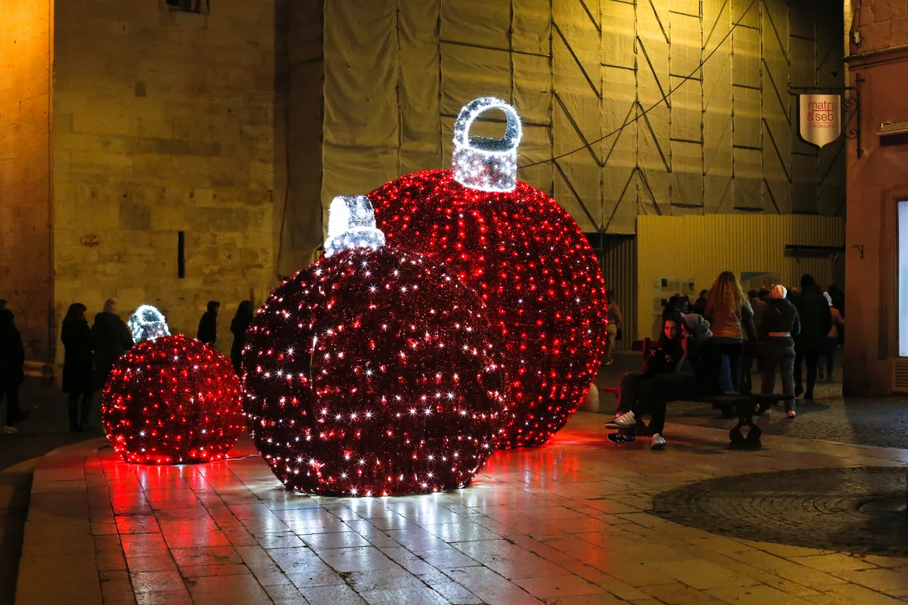 Noël. Voici la date de lancement des illuminations à Nîmes | La Gazette